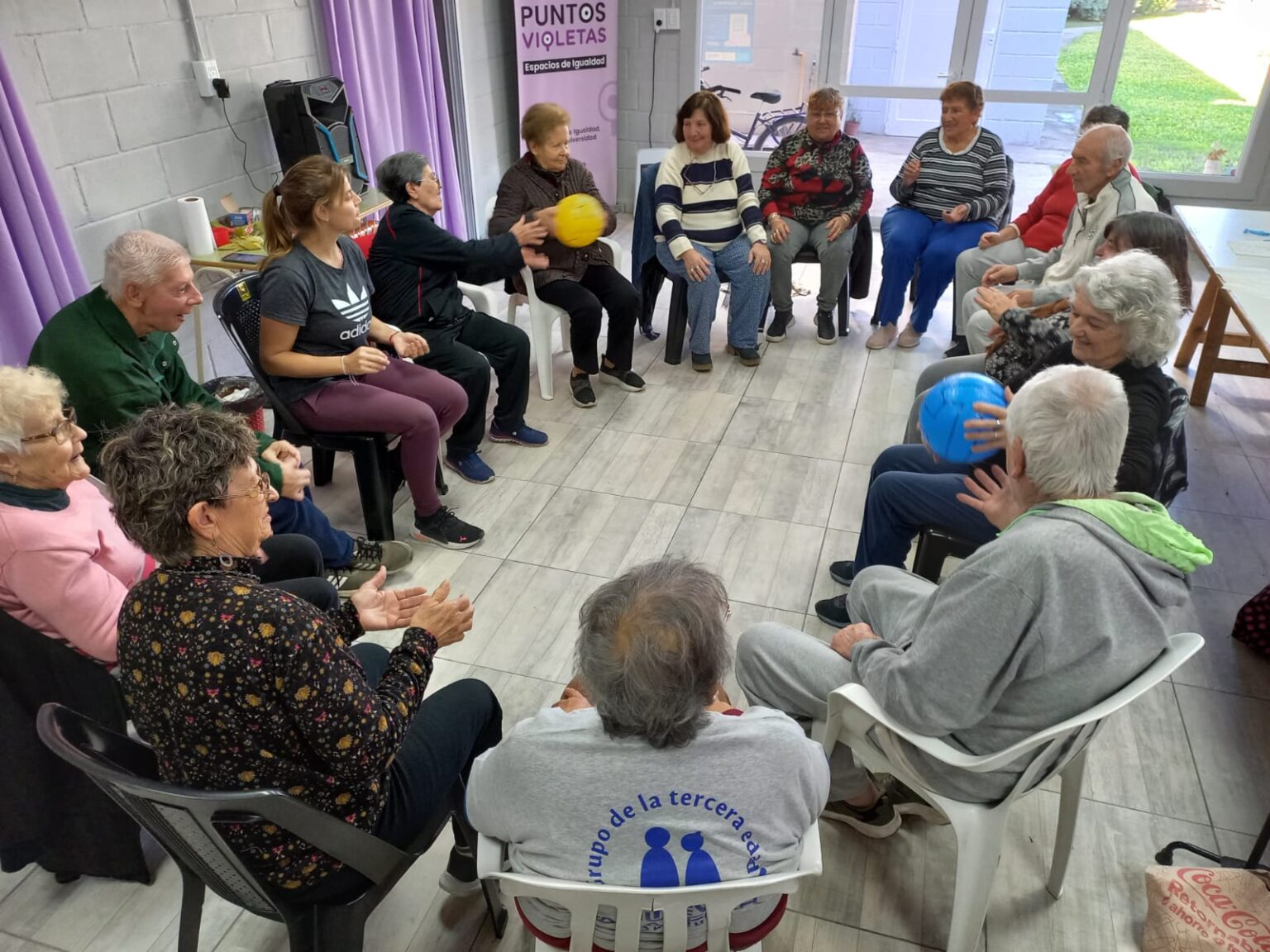 Alejandra Vásquez invitó a participar del mural comunitario y destacó ...