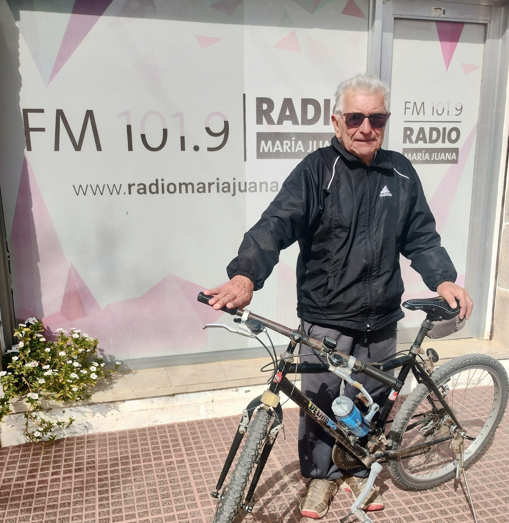 Beto Caviola mantiene su juventud disfrutando de la bicicleta – Radio ...