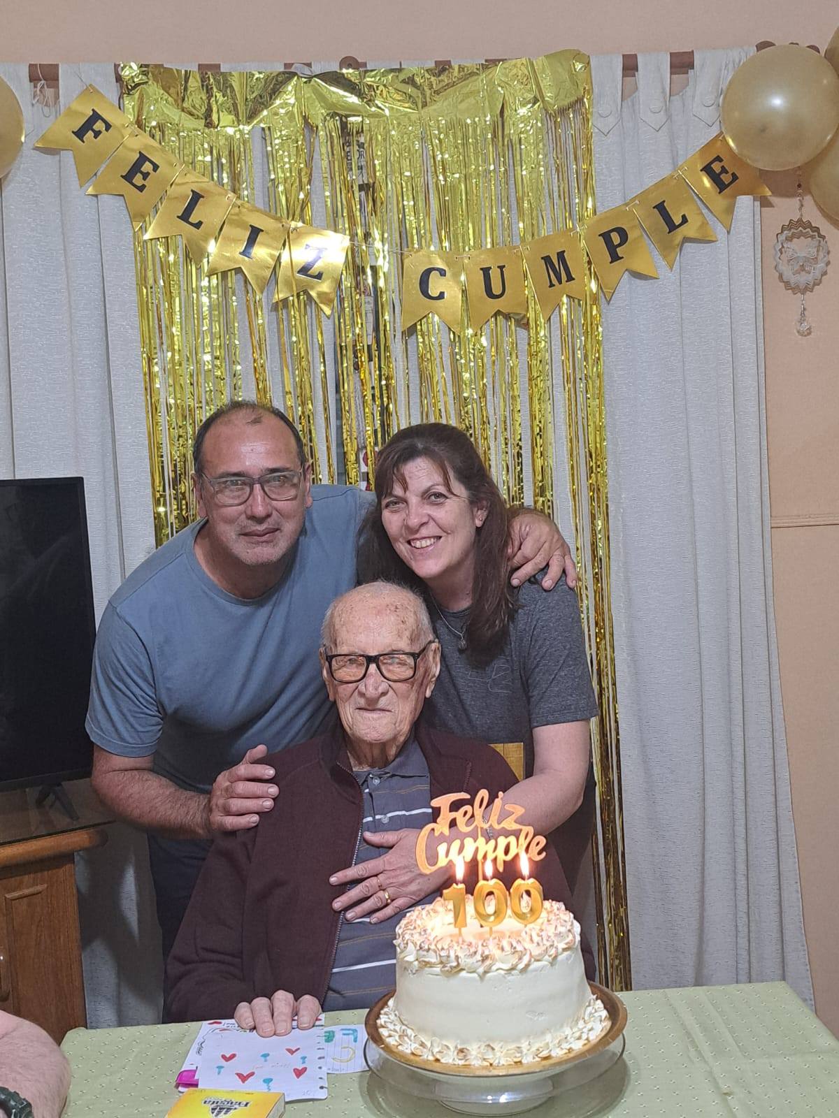 Juan Gallo celebró sus 100 años de vida rodeado de amor y recuerdos ...